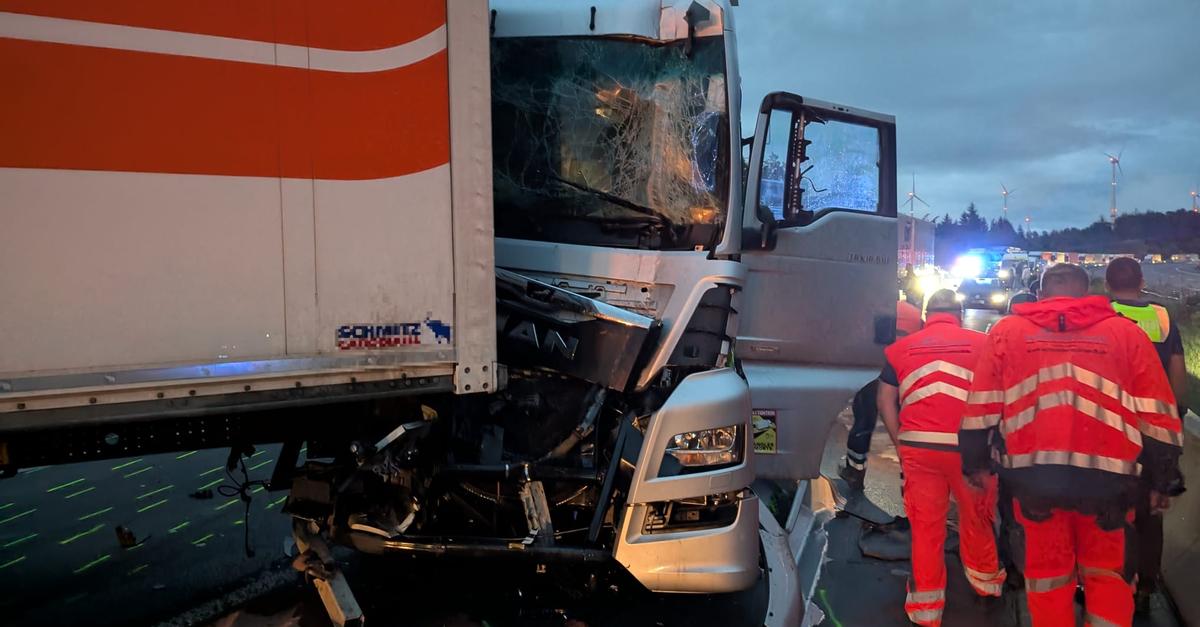 Lkw-Unfall auf A45: Schwangere im Stau